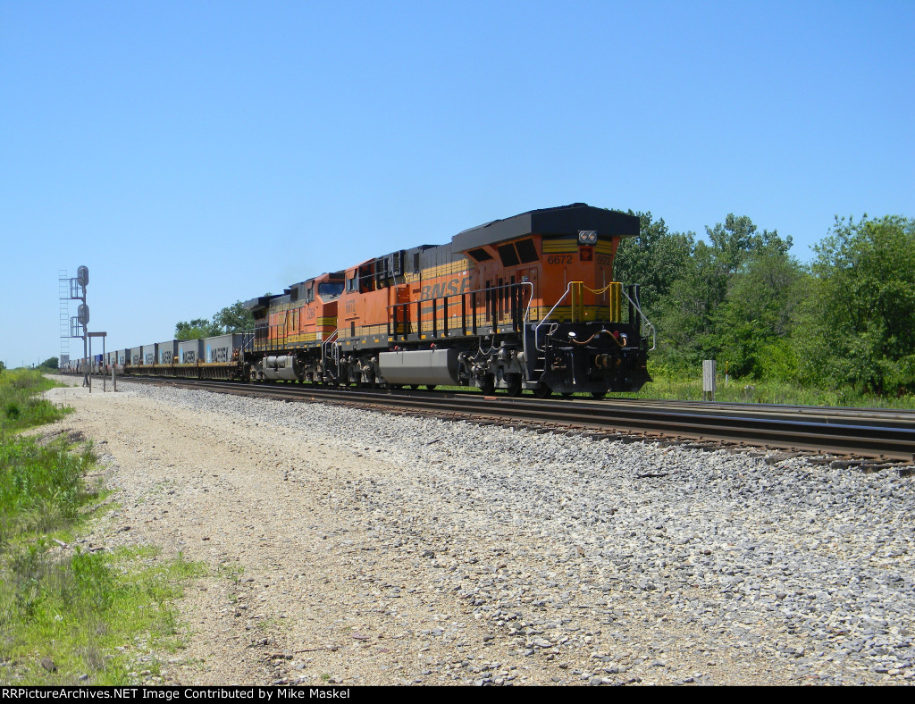 BNSF 6672